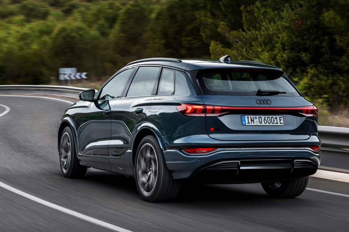 StriveME - 5 حواسيب ذكية داخلها.. ماذا فعلت أودي في كيو 6 اي ترون الجديدة